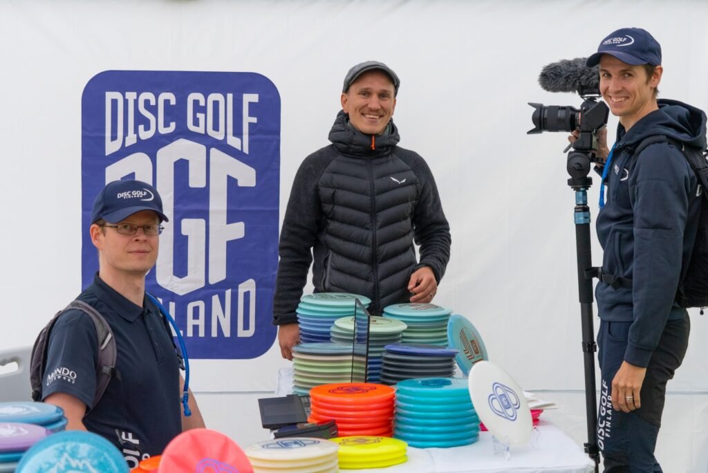 Disc Golf Finland kuvaa Prodigy Disc Pro Tourin avoimen luokan ...